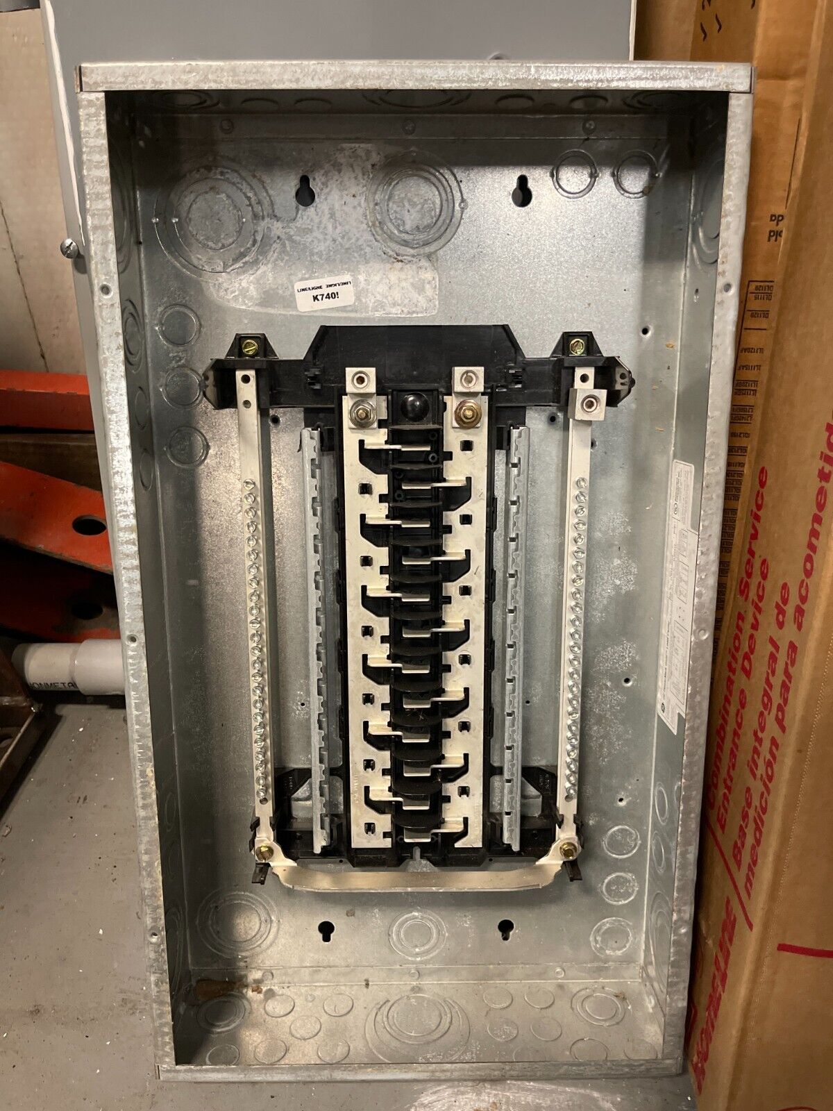 GE TLM2412CCU 125 Amp Main Load Center & 15 Type RT693 20A Circuit Bre ...